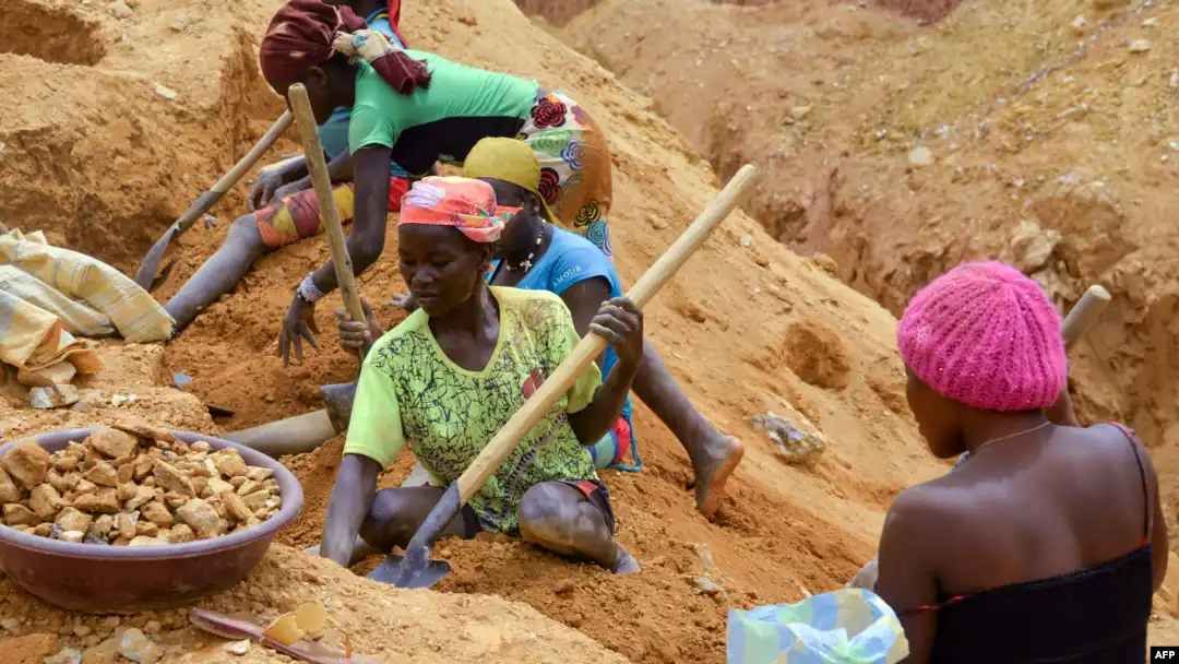 Women in Gold Trade Cameroon | Munyenge Local Miners